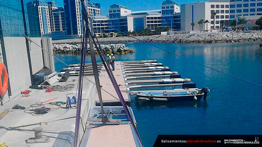 Instalación-de-Pantalan-flotante-en-Gibraltar | Balizamientos y Obras ...